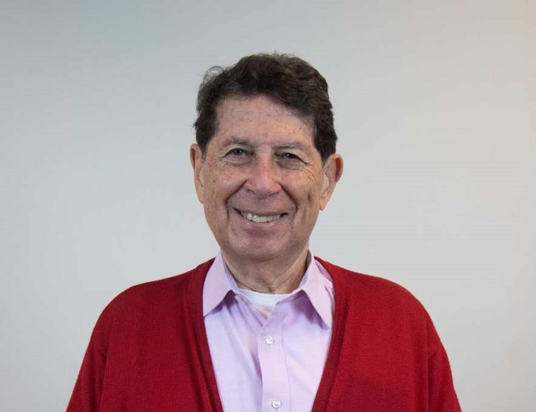 Charla del Dr. Cesar Morales, Agua; disponibilidad decreciente y ...